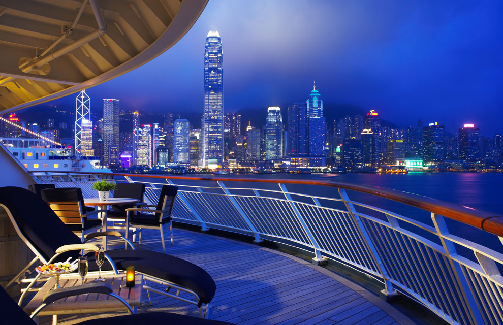 Paparazzi Internacional: The World: El barco de los millonarios