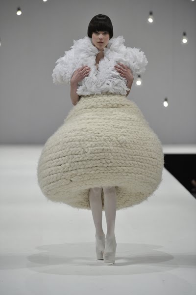 extreme fashion on Pinterest | Philip Treacy, Iris van Herpen and ...