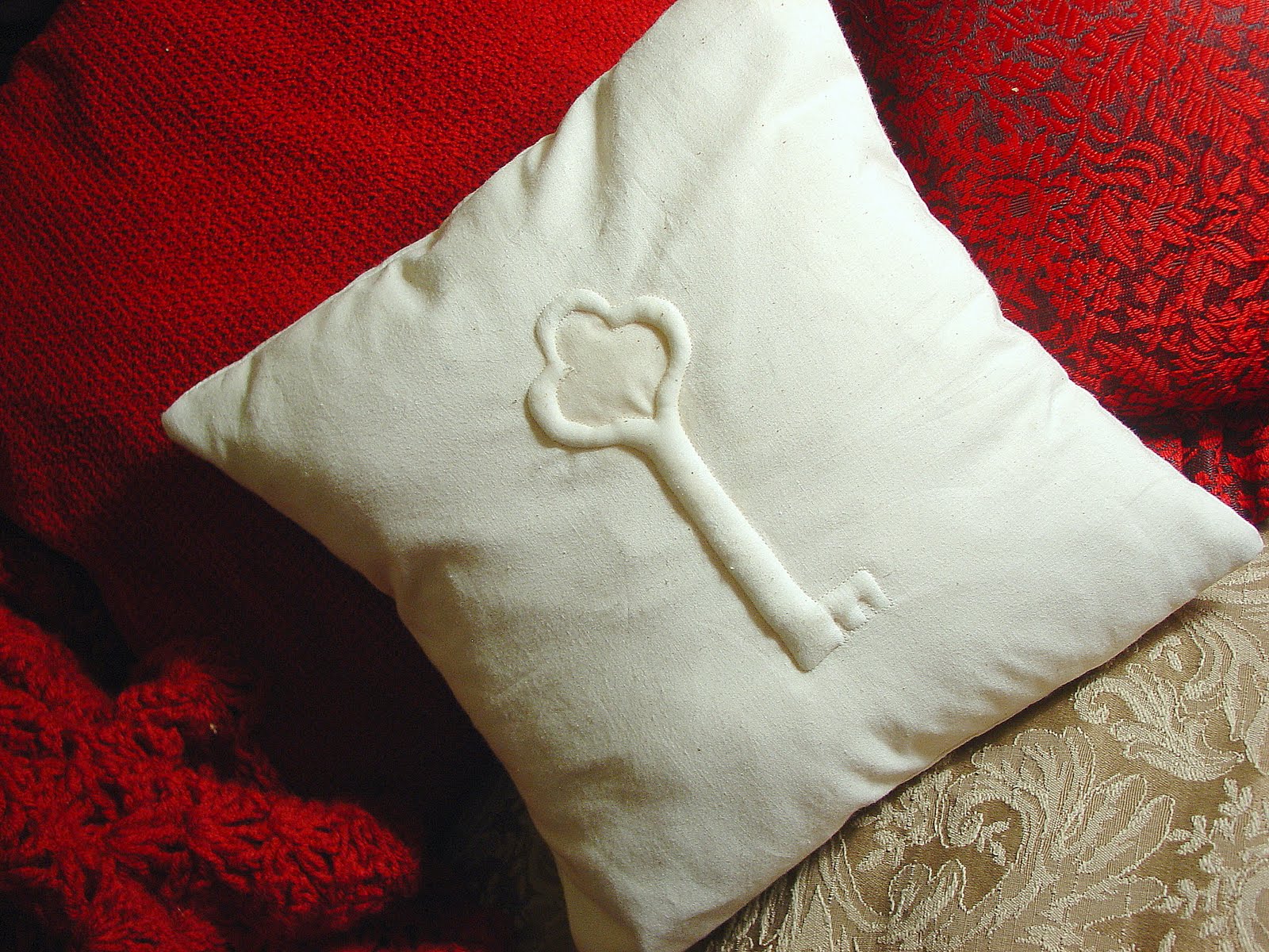 Make The Best of Things: Make a 3 Dimensional Skeleton Key Design in Fabric