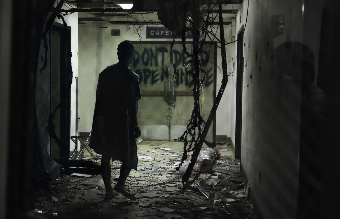 A Week in Geek: Watch a scene from "The Walking Dead's" first episode