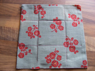 Marmadaisy: Fat Quarter Friday Tutorial - Folding tray