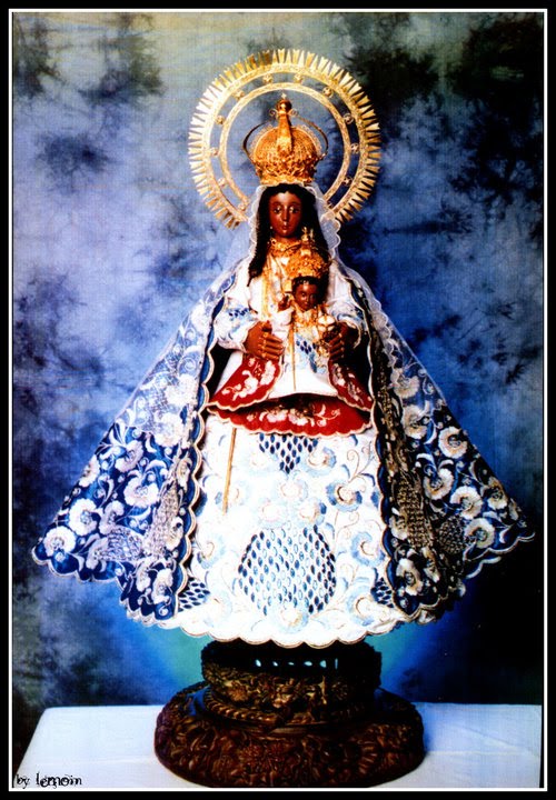 HABANA COLLAGE: Cuba. Religion. Orishas. Santeria