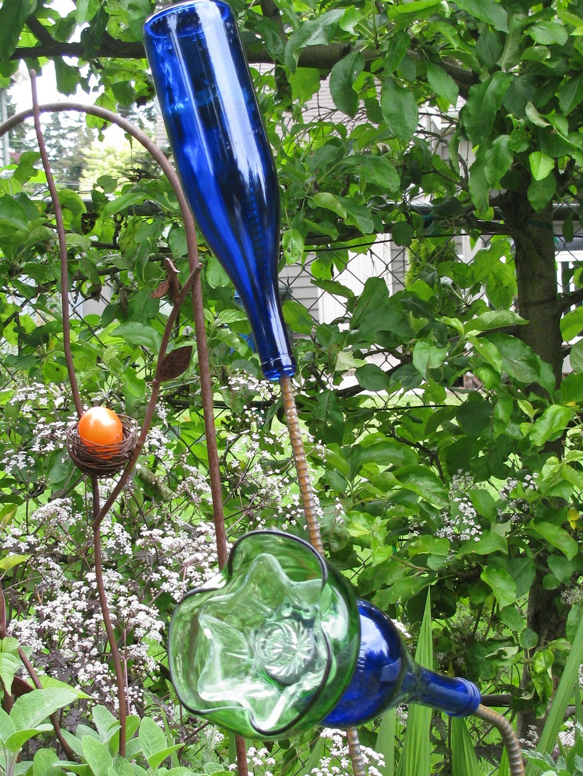 Linda Letters:: Yard Art: Glass in the Garden