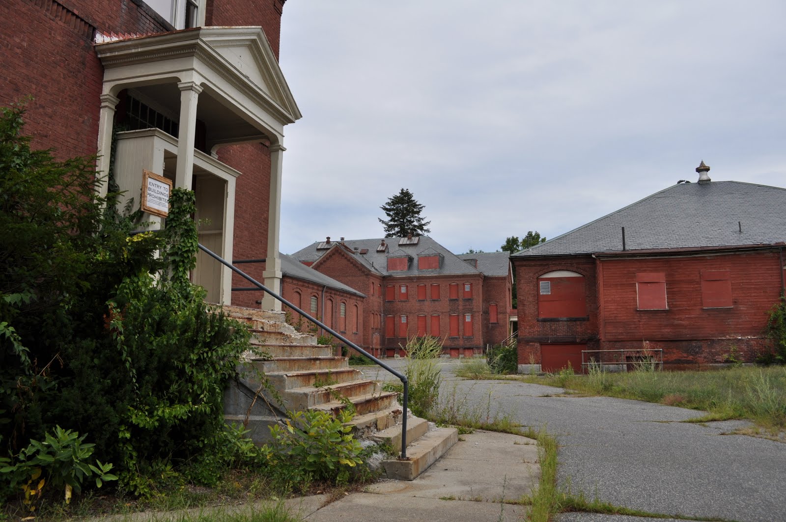 Creepy-chusetts, Strange-chusetts: Medfield State Hospital, Medfield