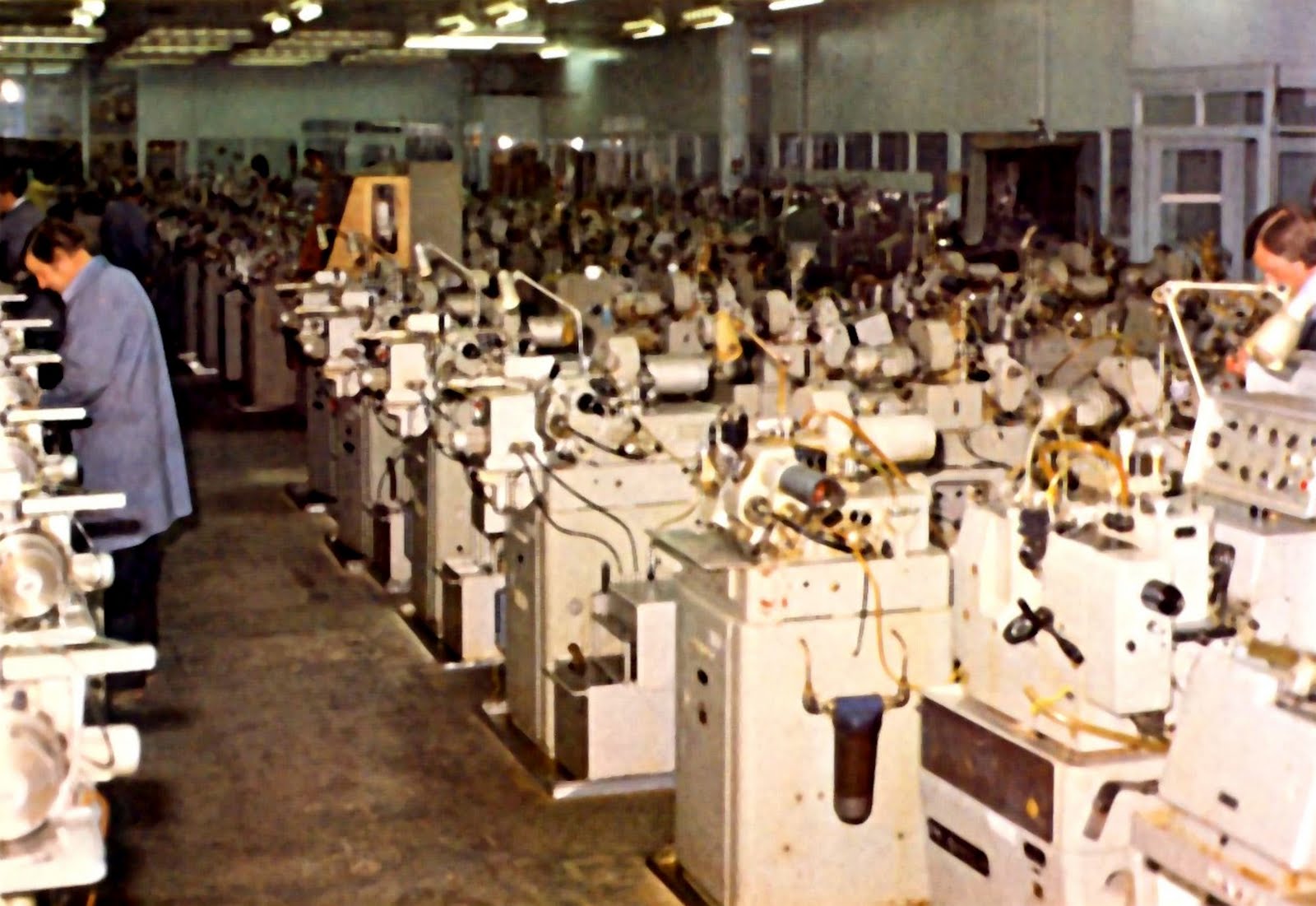 RETRO DUNDEE: INSIDE TIMEX - 1980'S - #1