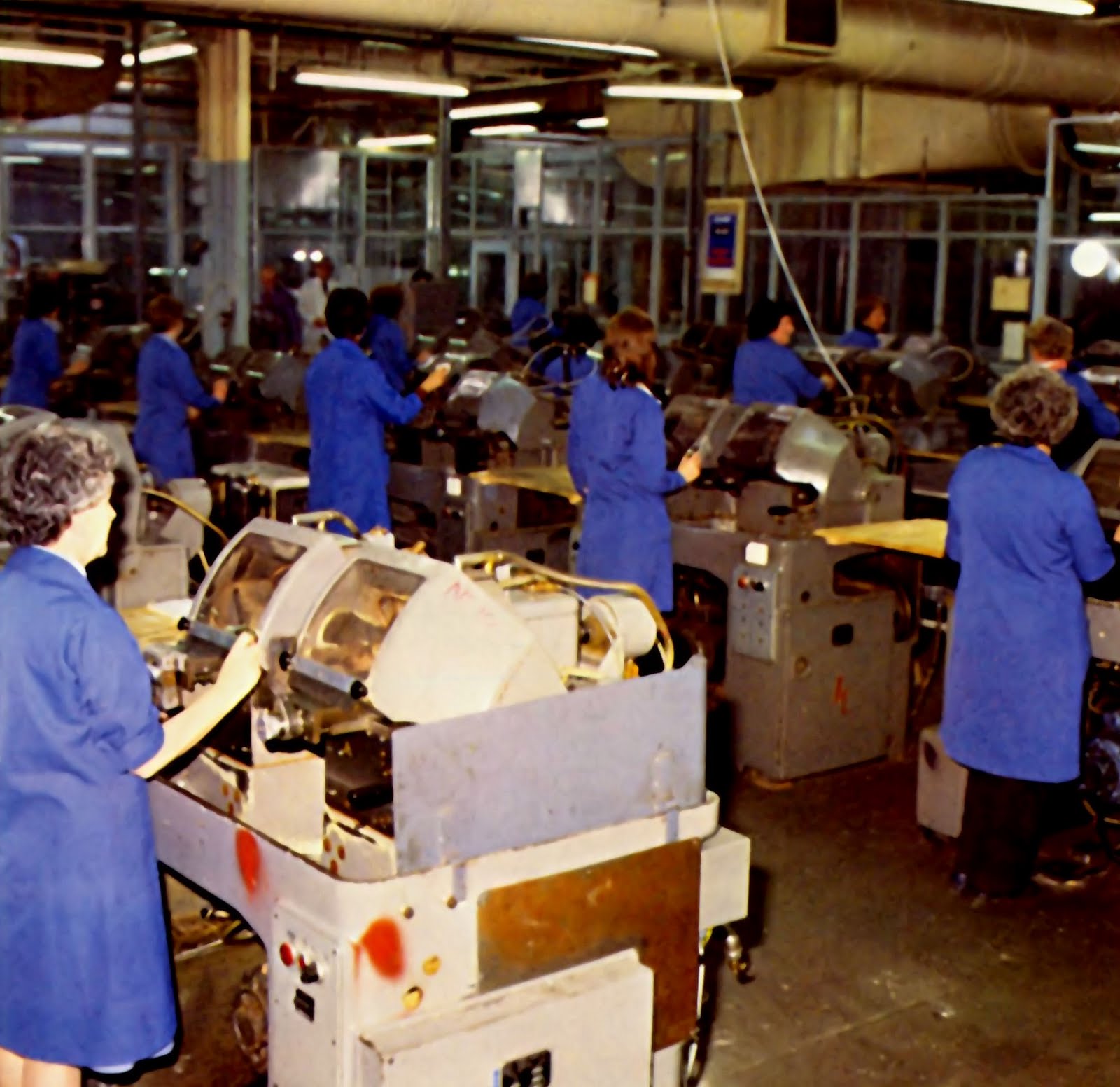 RETRO DUNDEE: INSIDE TIMEX - 1980'S - #1