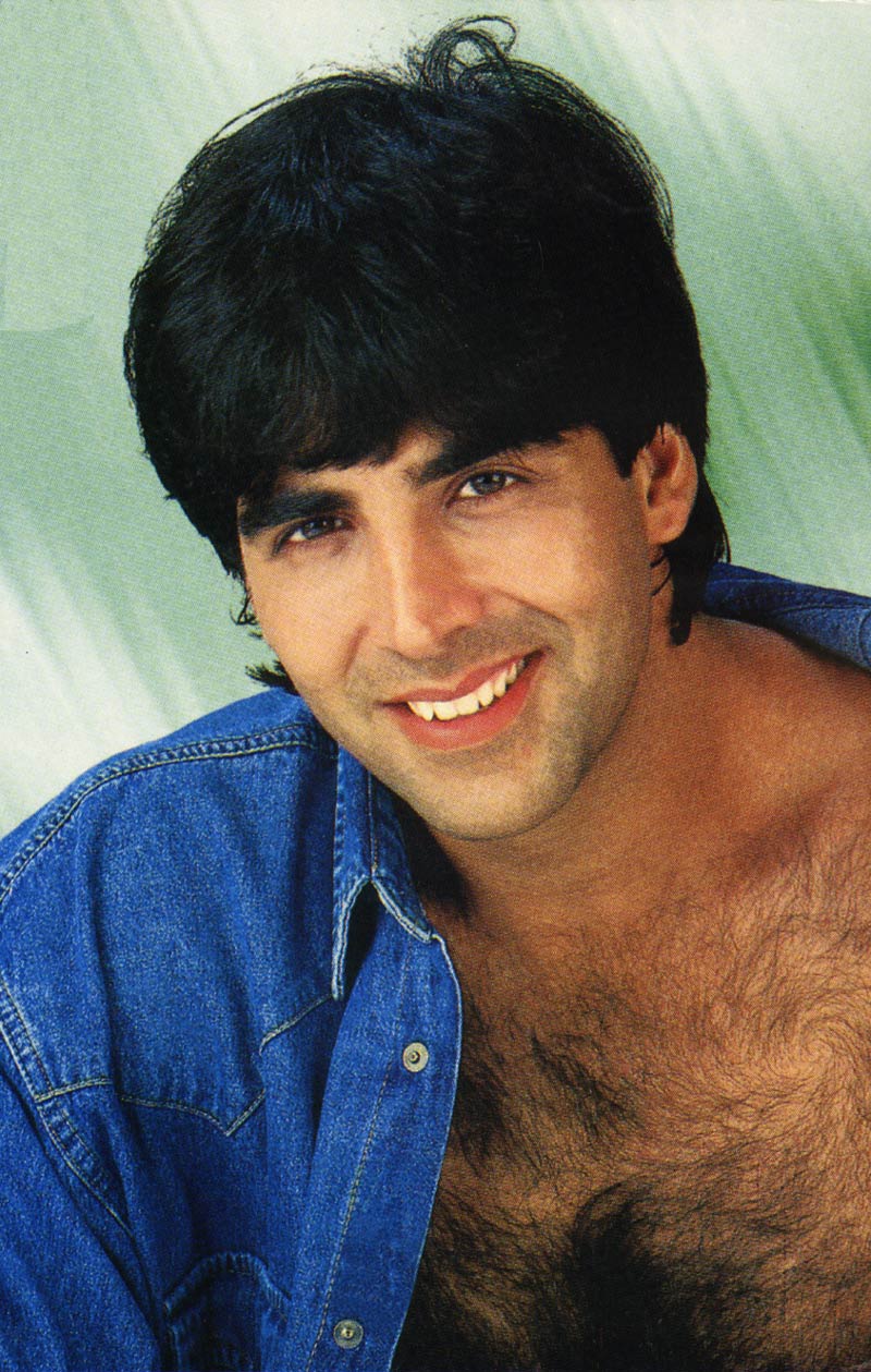 Shirtless Bollywood Men: Akshay Kumar
