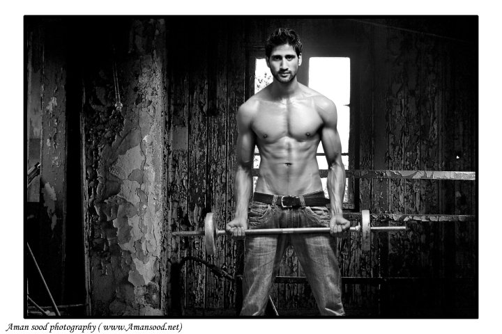 Shirtless Bollywood Men: Akash Nanda