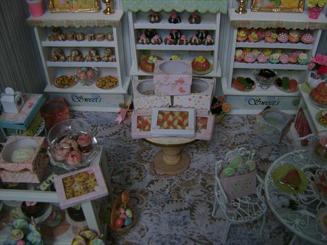 Baking In Miniature: Bakery Display Case Filled