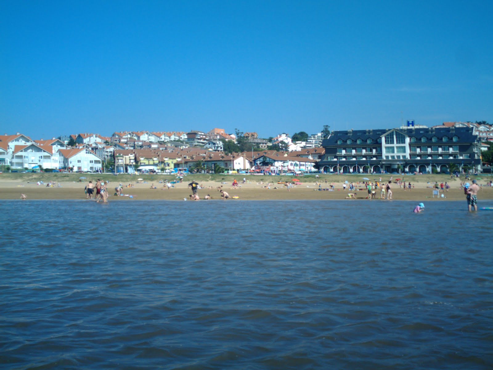 playas y paseos por la costa: PLAYA DE MOGRO