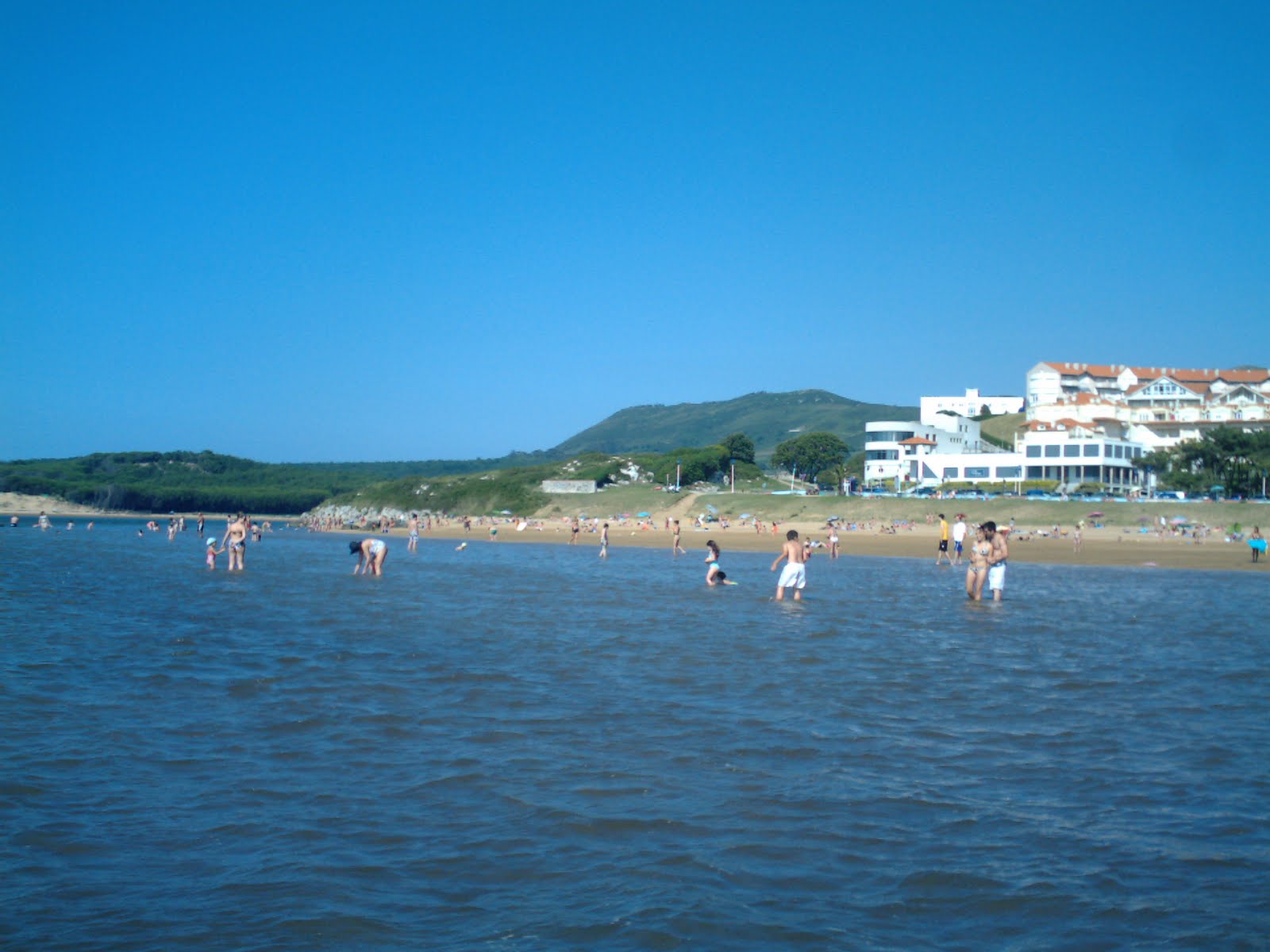 playas y paseos por la costa: PLAYA DE MOGRO