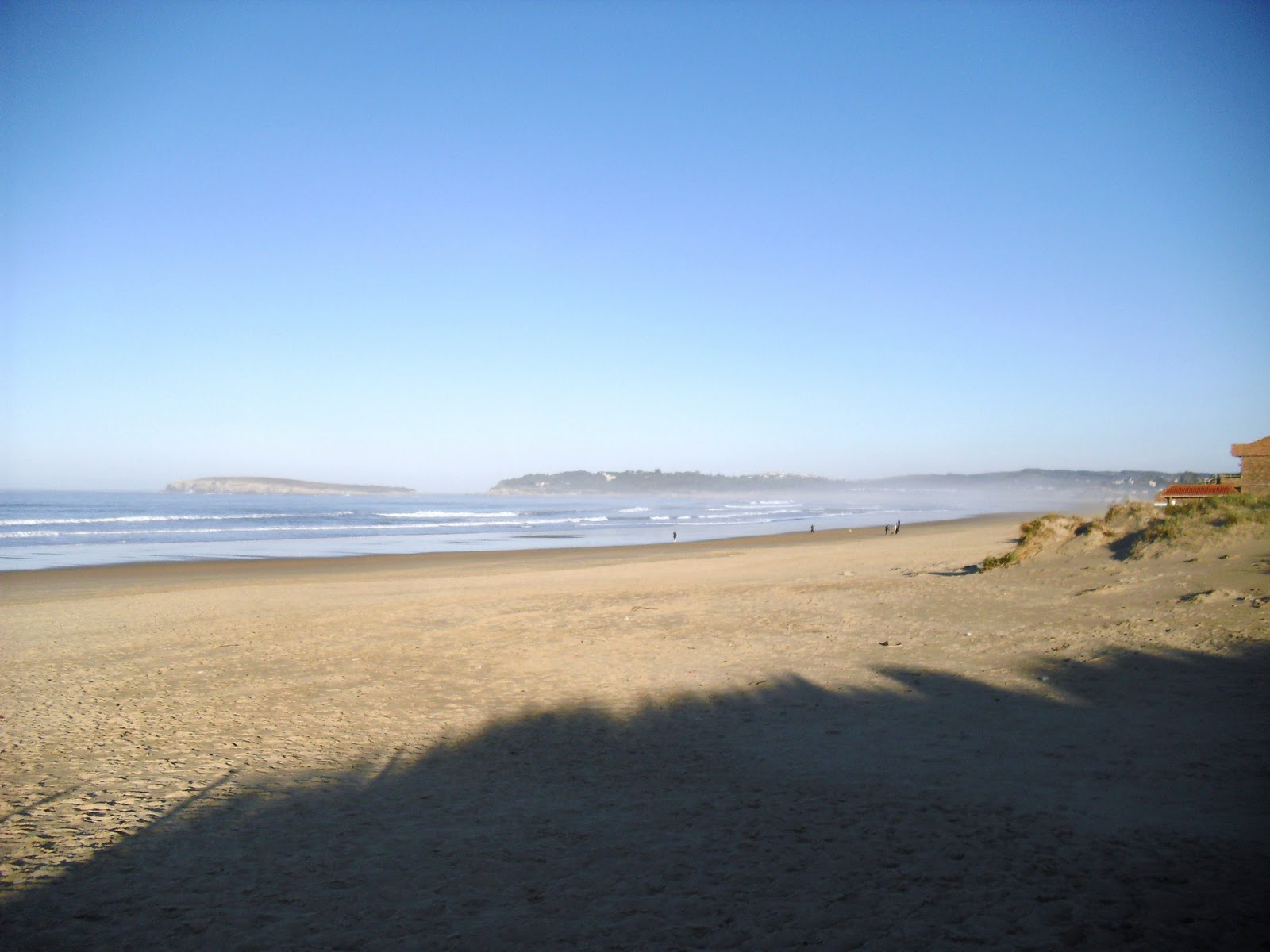 playas y paseos por la costa: PLAYA DE SOMO EN INVIERNO