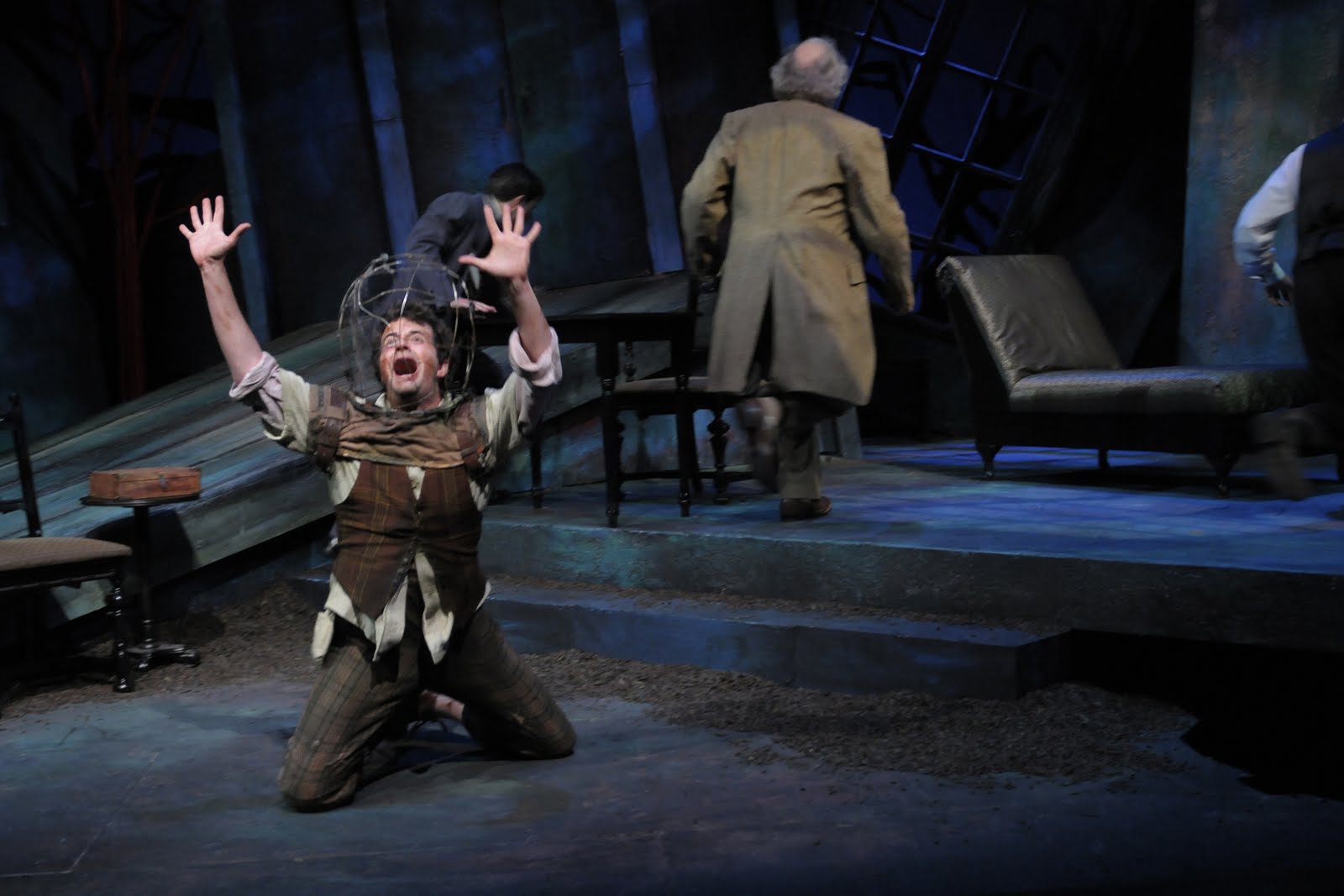 Kedar Adour reviews: DRACULA AT CENTER REP IS A HALLOWEEN TREAT TO SINK ...