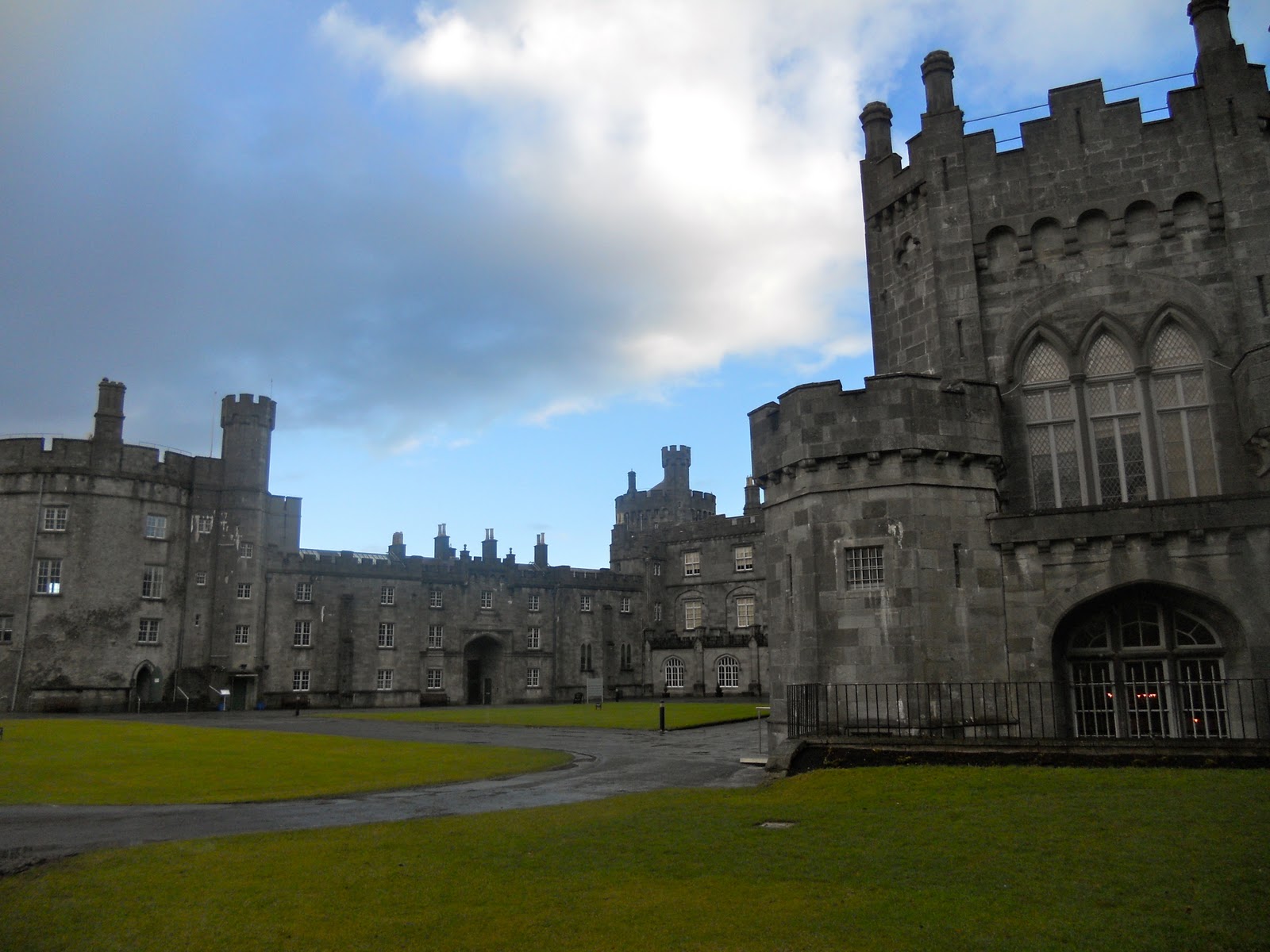 Elise in Ireland: Castle, Cathedrals, Chocolate Cafe