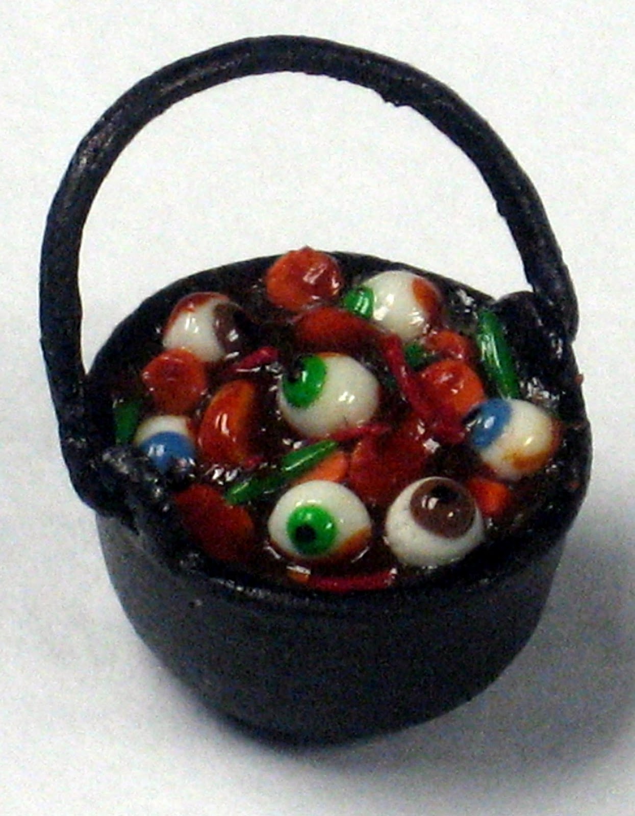 Mels Miniatures: WITCHES "EYEBALL" STEW