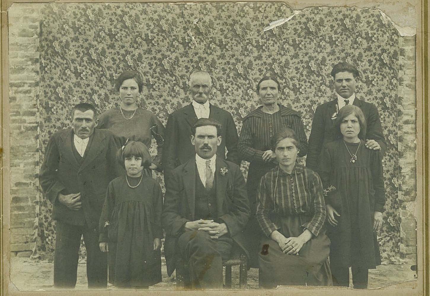 Thirtysomething Revisited: Old Time Family Togetherness