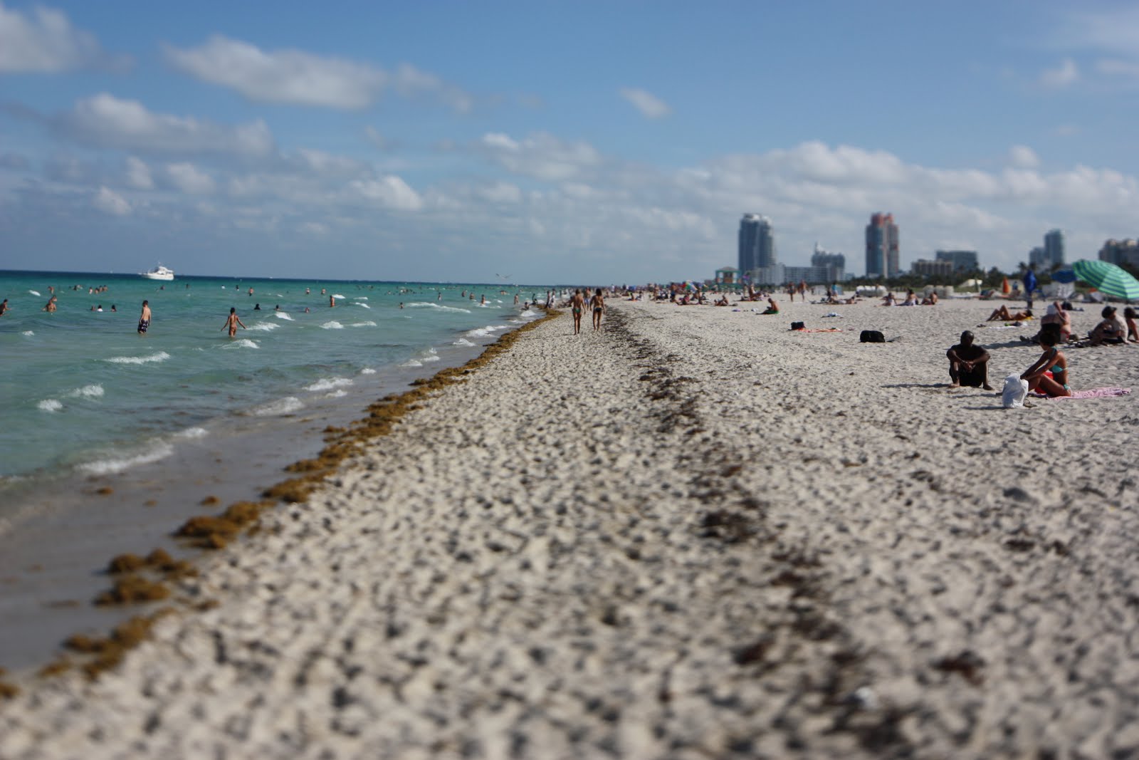 Through the Oculus: Mini-Miami