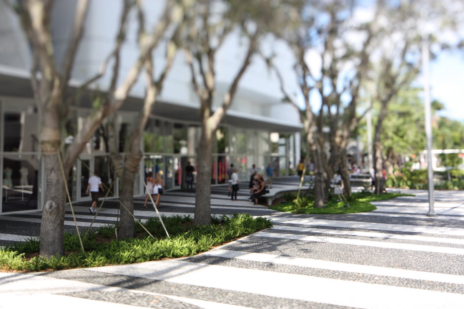 Through the Oculus: Mini-Miami