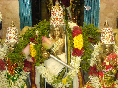 Lord Krishna: Sri Navaneetha Krishnan, Sri Chakkarathalvar Temple in ...
