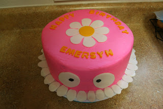 Sweet Bakin' Mamas: Foofa cake ( Yo Gabba Gabba)