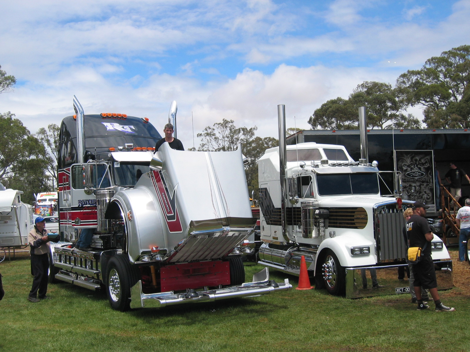 Klos Custom Trucks: castlemaine09