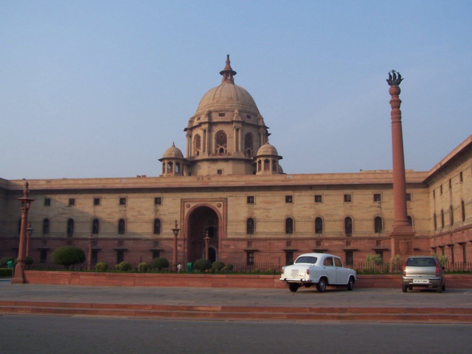 Famous Temples & Landmarks: Delhi