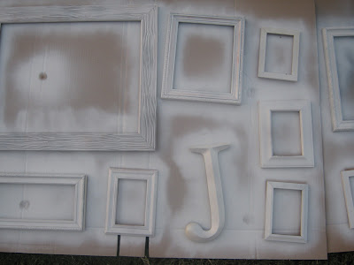 Dwelling & Telling: DIY: Empty Frame Collage