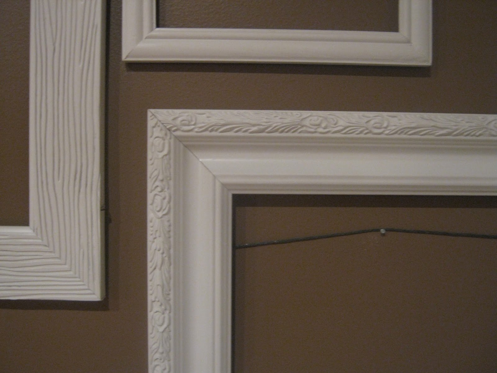 Dwelling & Telling: DIY: Empty Frame Collage