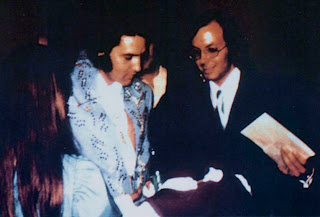 Rare Elvis Pictures: Proof that a famous suit from 1972 was worn in 1973.
