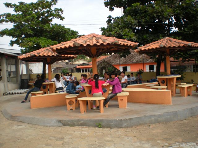 EE Prof. Lázaro Soares: QUIOSQUE SE TRANSFORMA EM SALA DE AULA