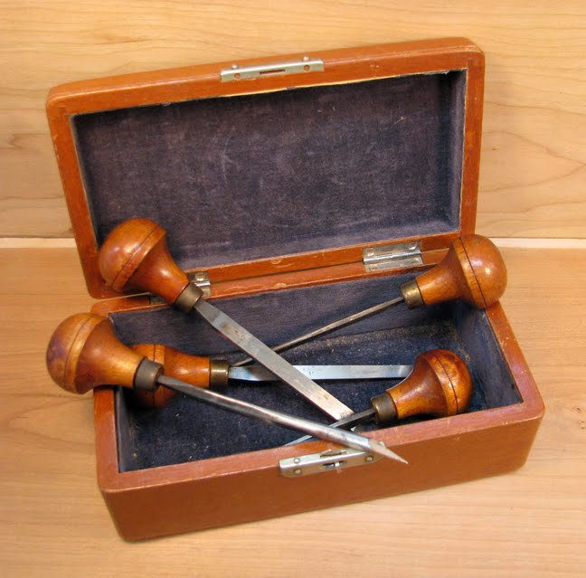 The Village Carpenter: 01/01/2011 - 02/01/2011