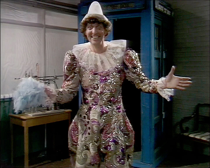 Making My 4th Doctor Costume: Fourth Doctor costume transition