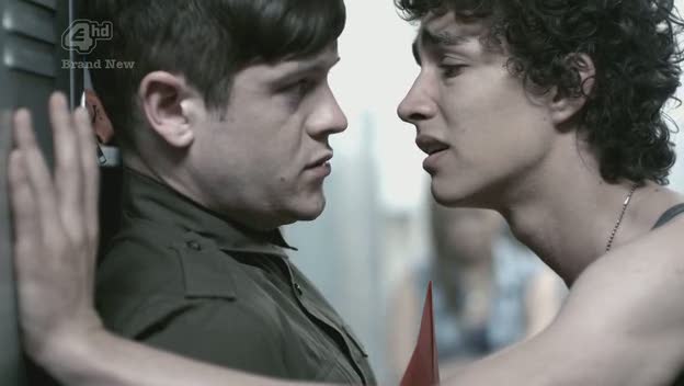 Male Celeb Screencaps: Robert Sheehan and Iwan Rheon in Misfits S02E03