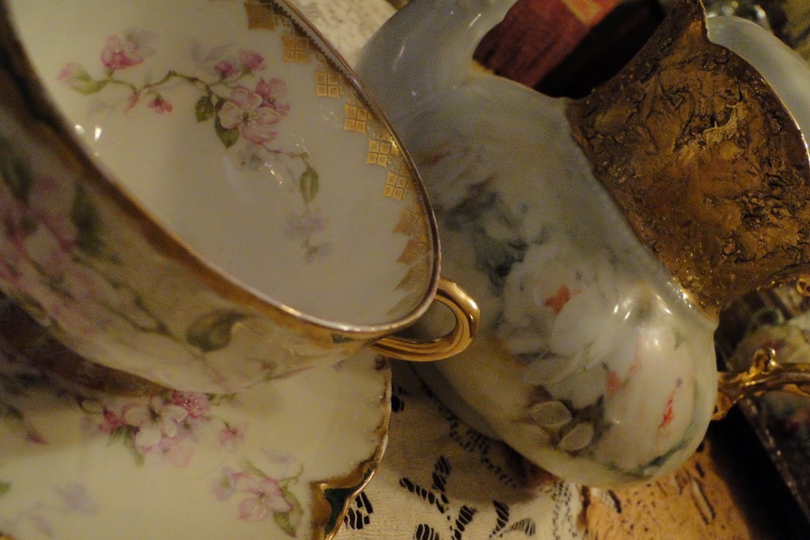 The Victorian Parlor: Queen Victoria Royal-Tea!