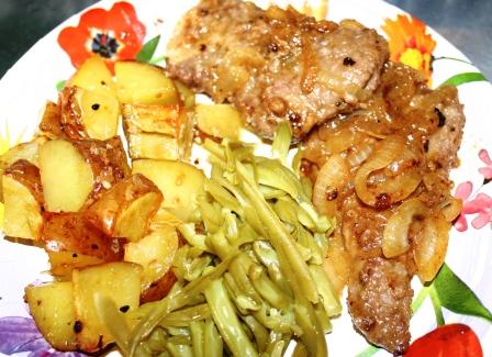 Heymish Cooking: Cube Steak with Onions and Brandy