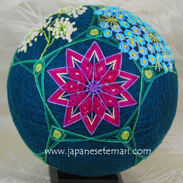 Japanese Temari: Poinsettia - Flower Temari Challenge
