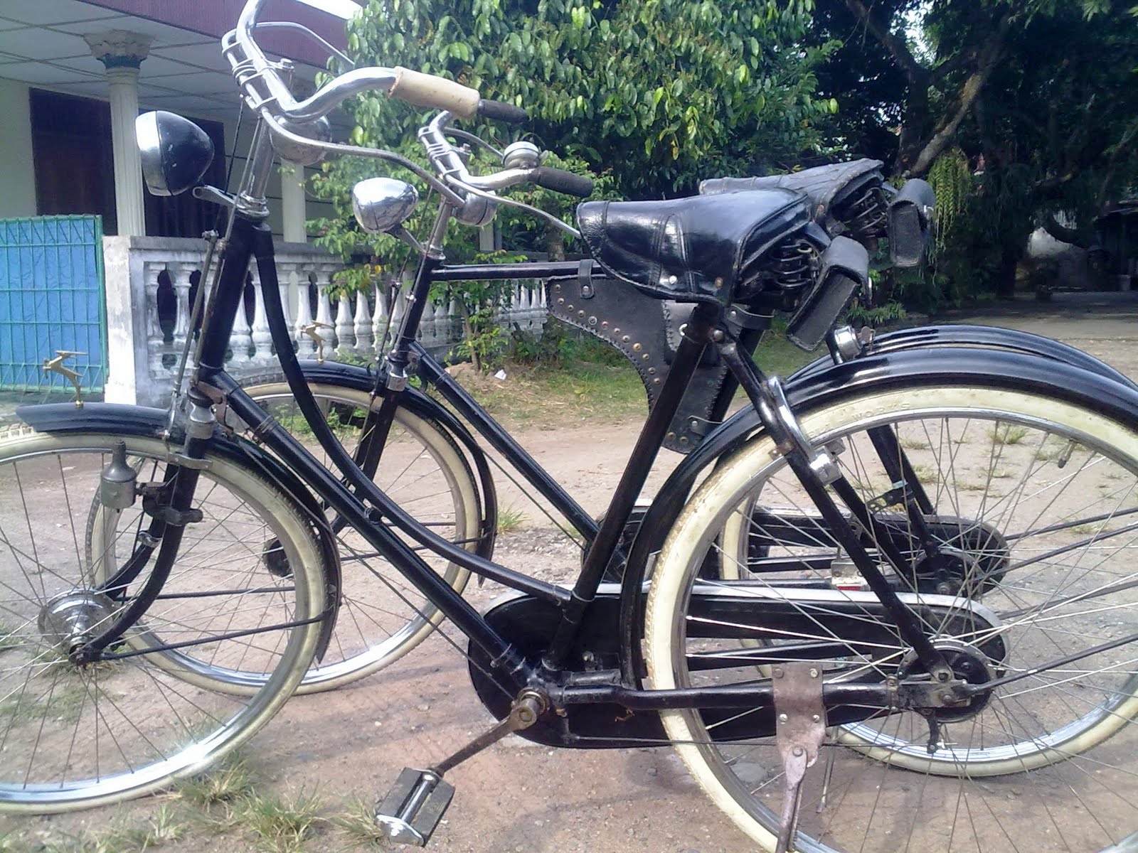 Sepeda Tua dan Spare Part: Sepasang Gazelle seri 9