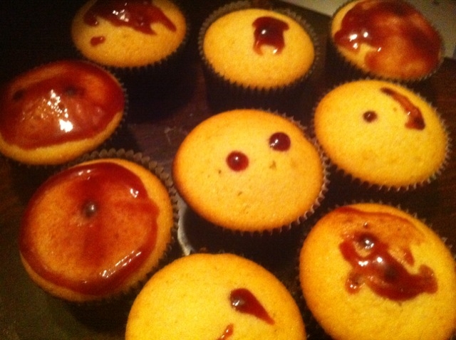 The Cookie Crumbles: Vampire and Slayer Cupcakes (Easy Halloween ...