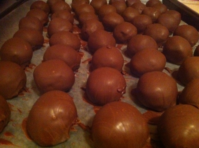 The Cookie Crumbles: Hazelnut Truffles (aka Nutella Balls)