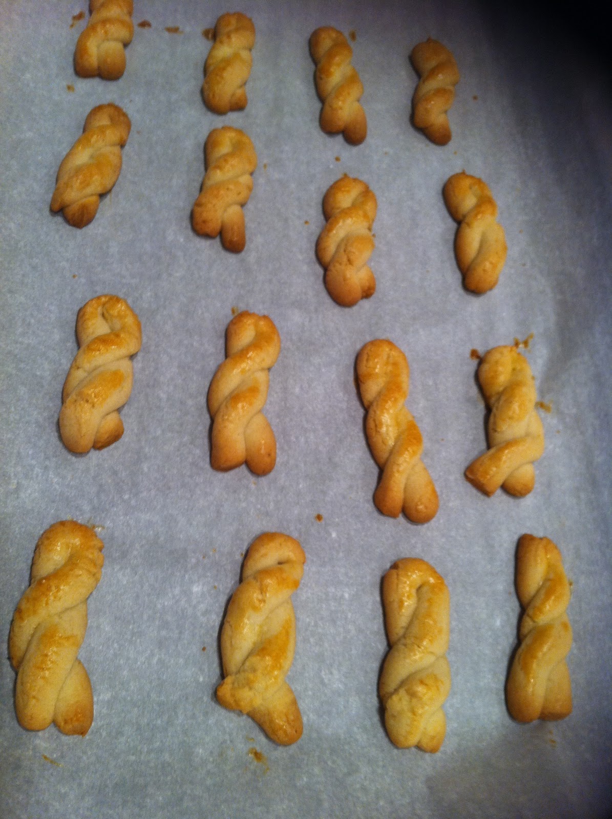 The Cookie Crumbles: Koulourakia (Greek Butter Cookie)