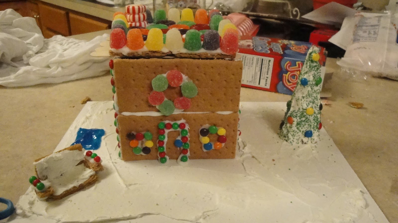 Loretta's Little Life: Gingerbread House 2010