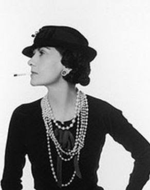 Stileggendo....spunti di vista: CHANEL STORY : LE PERLE