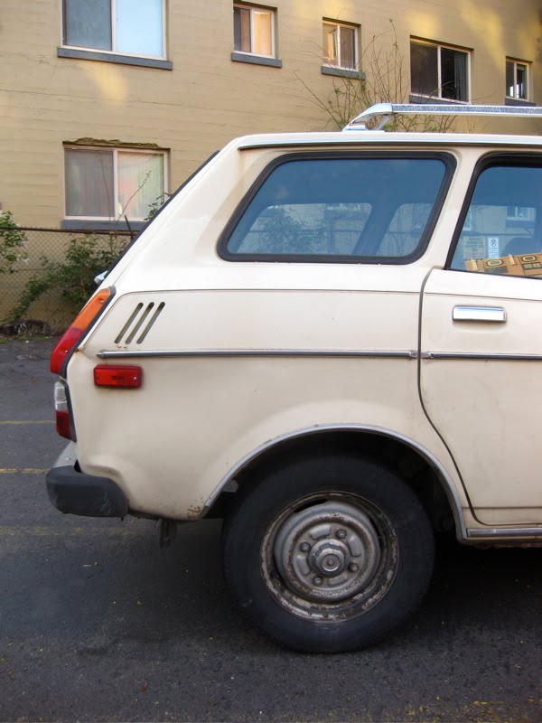 OLD PARKED CARS.: 1978 Subaru DL Wagon "Series II".