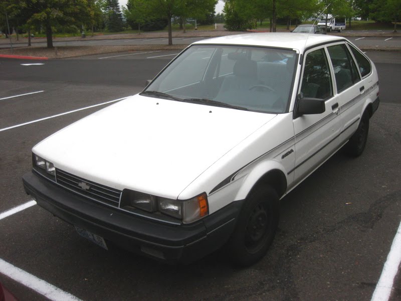 OLD PARKED CARS.: 1986 Chevrolet Nova Wagon.