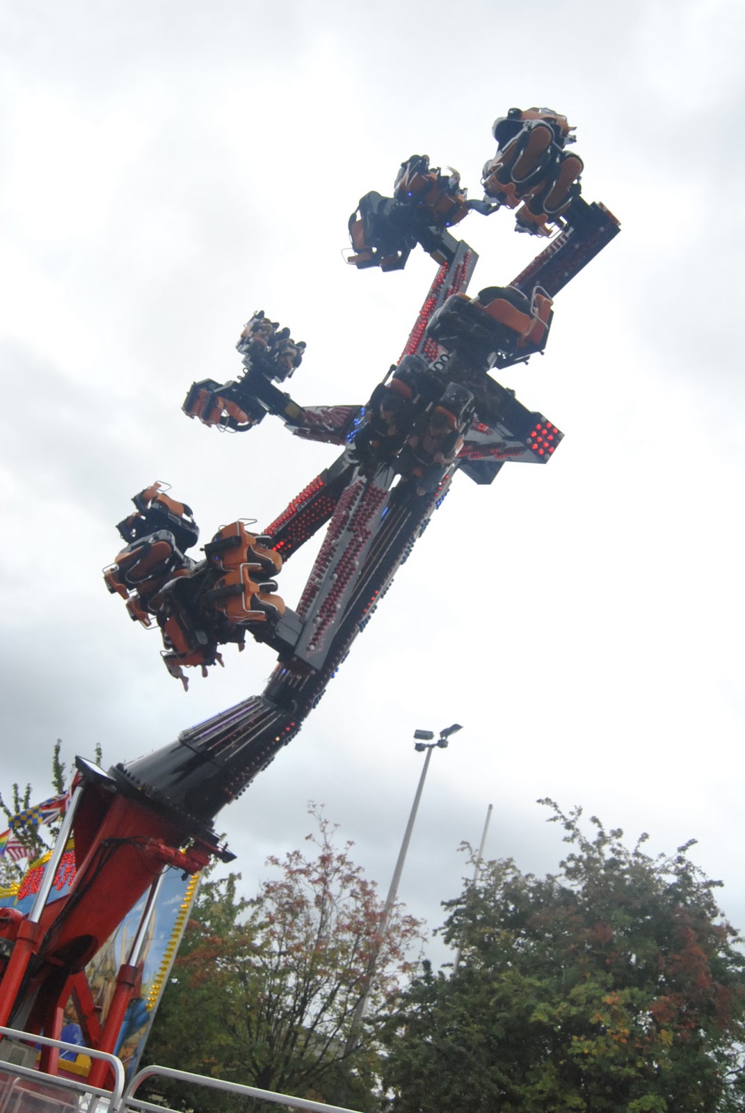 Dave Simon Pagett: day at the funfair (daytime)