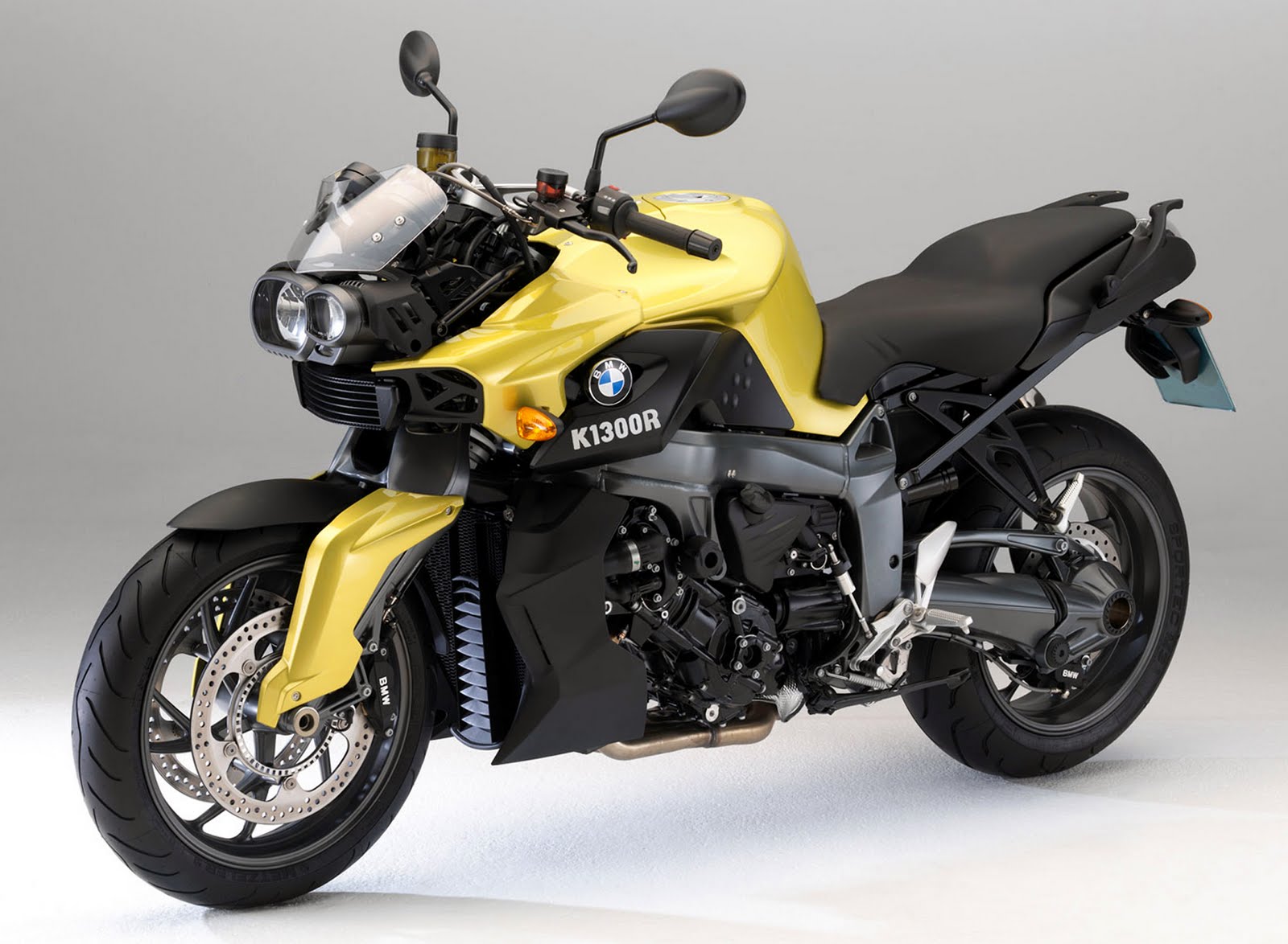 Burn the Hell's Highway: 2011 BMW K1300 R