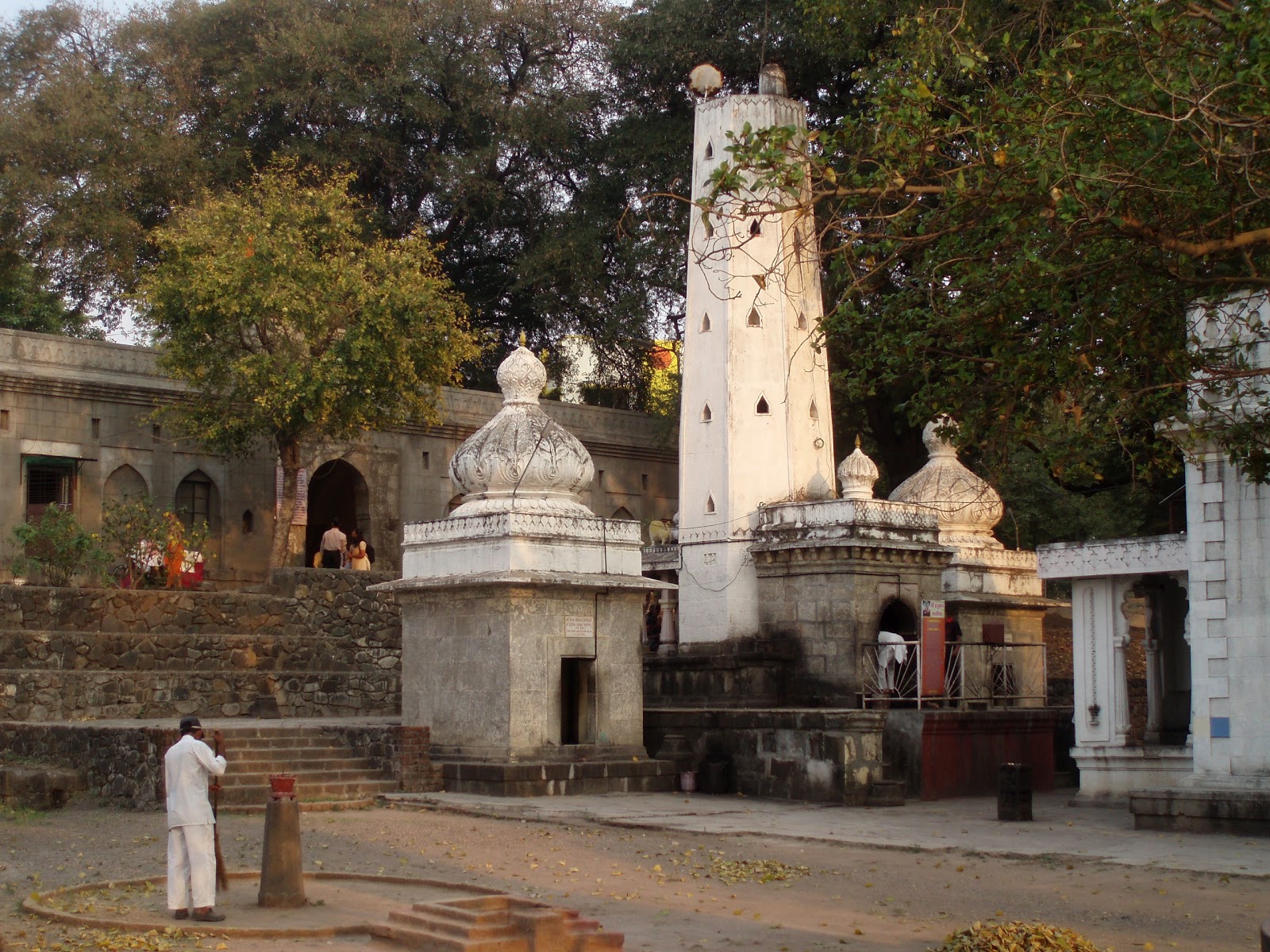 Travelogue Unlimited: Someshwar Mandir , Pune : A Photo Feature