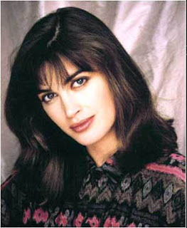 Beauty Celebrity: Amanda Pays Biography