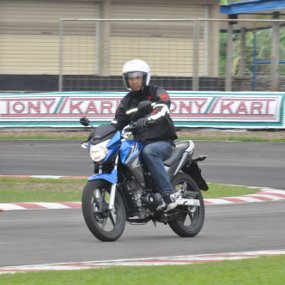 Honda New MegaPro Catat Konsumsi Bensin 1:50,72 | blog-warta.blogspot.com