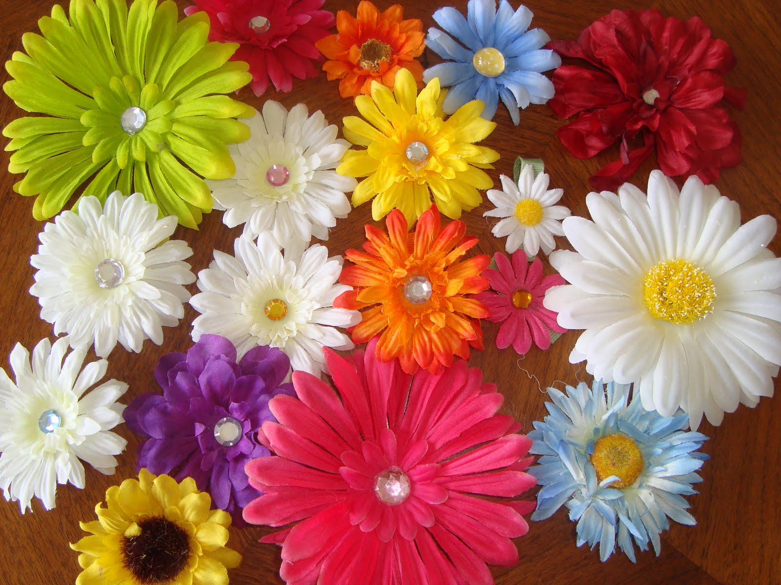 The Creative Homemaker: Ang's Flower Clip Tutorial